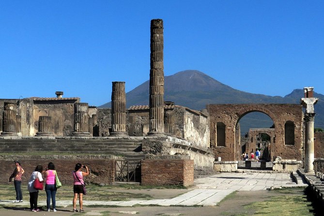 Pompeii & Vesuvius Day Trip from Naples with Italian Light Lunch - Visiting Pompeii: Walking Through History
