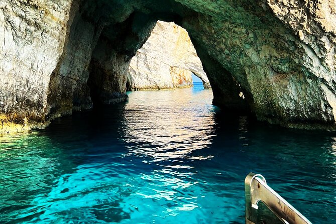 Private 7m 250hp speed boat tour Shipwreck Blue caves up to 8pax - Breaking Down the Itinerary
