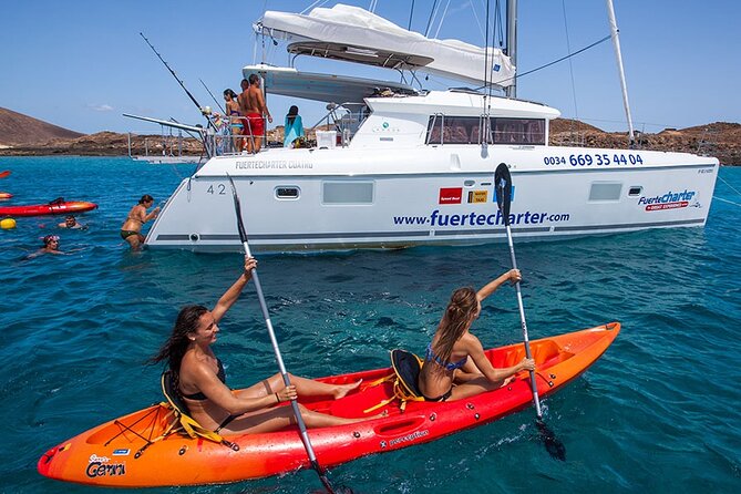 Private Catamaran trips to Lobos Island in Lagoon 400 - An In-Depth Look at the Catamaran Experience in Fuerteventura