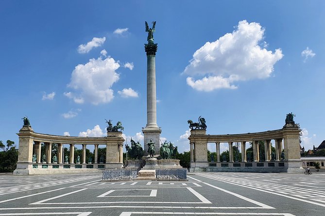Private city tour by van - The Essentials of the Itinerary