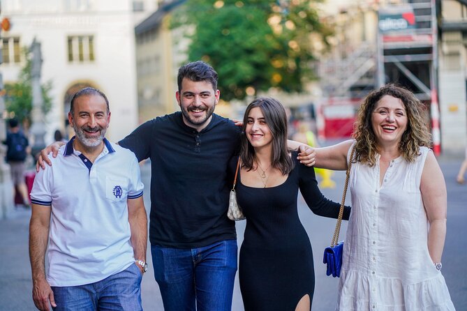 Private City Tour & Photoshoot with a Local in Zurich - Key Points