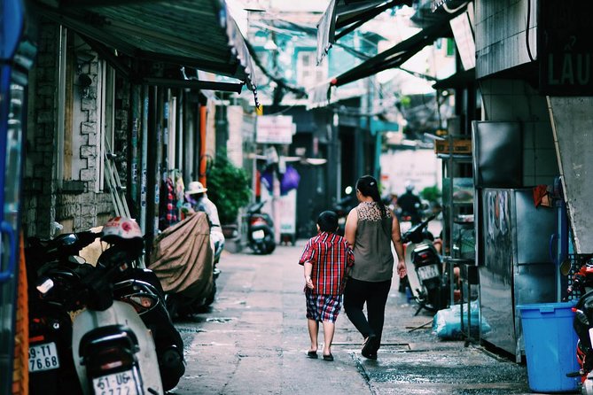 Private Street Food Tour by Motorbike/Car with Local Students - An In-Depth Look at the Tour Experience