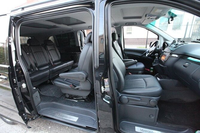 Private Transfer from Prague Airport to Prague City Hotels 1 - 7 pax - What to Expect from the Prague Airport Transfer