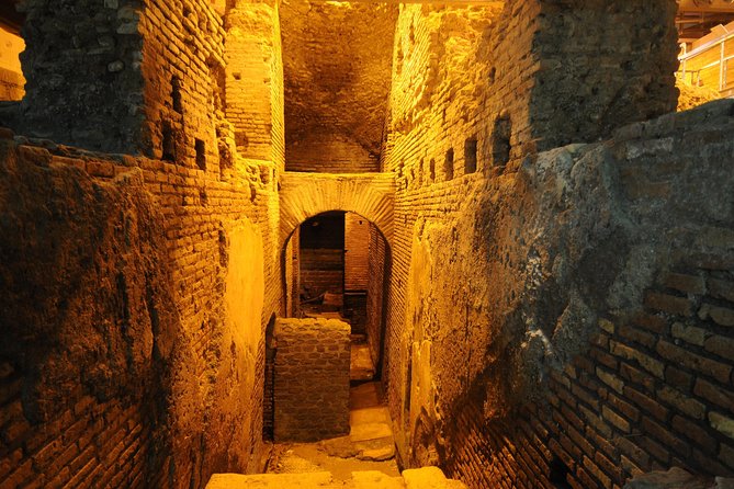 Rome: Trevi Fountain district and Underground Domus Guided Tour - The Iconic Trevi Fountain: Making a Wish