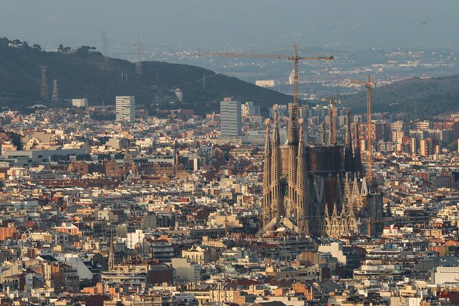 Sagrada Familia Small Group Tour with Skip the Line Ticket - A Closer Look at This Guided Tour