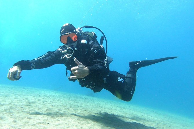 Scuba Diving in Lanzarote (for certified divers only) - Getting Started: Meeting Point and Preparation