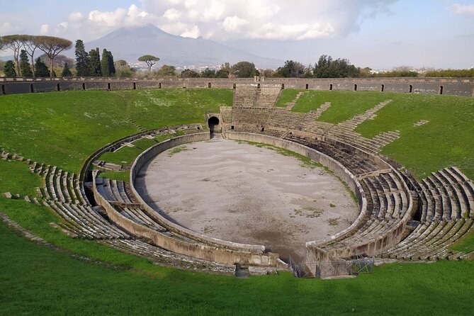 Semi - Private tour of Pompeii with an Archeologist - The Value of a Guided Tour with an Archaeologist