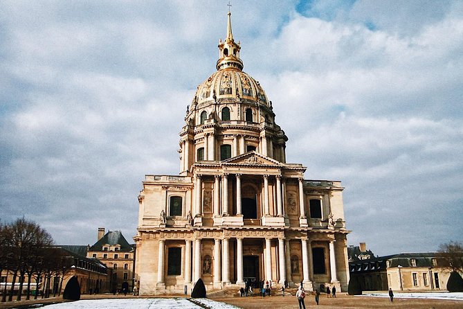 Skip-the-line Invalides Dome Louis XIV & Napoleon Tour - Exclusive Guided Tour - Discovering Les Invalides: A Unique Architectural and Historical Marvel