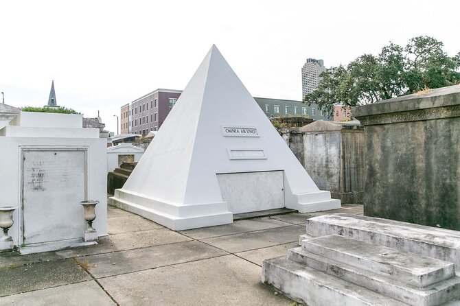 St. Louis Cemetery No. 1 Official Walking Tour - Starting Point and Accessibility