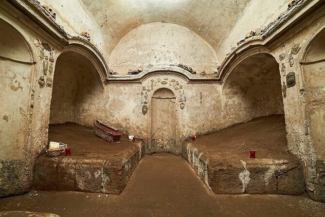 The Skull with the Ears: the Cult of the Dead in the Church of S. Luciella - An In-Depth Look at the Tour