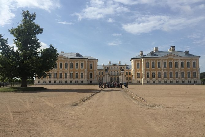 Tour from Riga - Vilnius via Bauska, Rundale, The Hill of Crosses - Key Points
