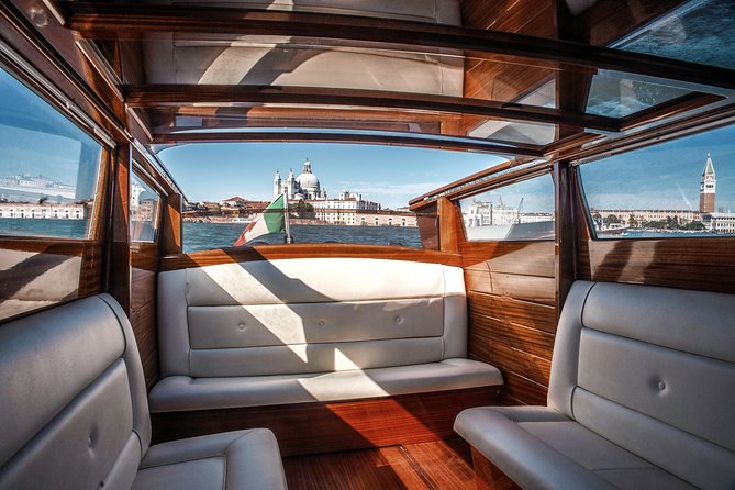 Venice Marco Polo Airport Private Arrival Transfer via Motorboat - A Scenic and Comfortable Start to Your Stay