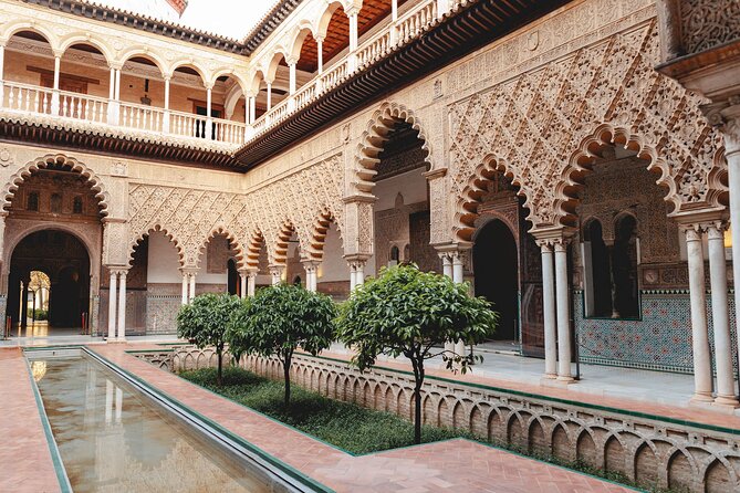 VIP Guided Seville Alcazar Pre-Opening, Cathedral & Old Town - What Makes This Tour Stand Out?