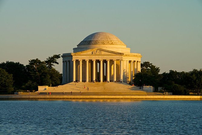 Washington DC Monuments by Moonlight Tour by Trolley - The Itinerary in Detail: What You Can Expect