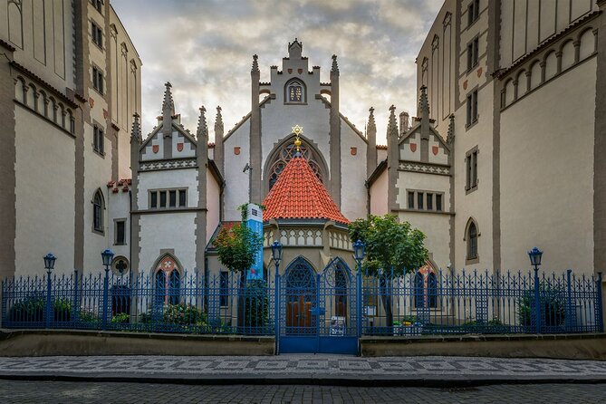 2-Hour Old Town and Jewish Quarter Tour in Prague - Key Points