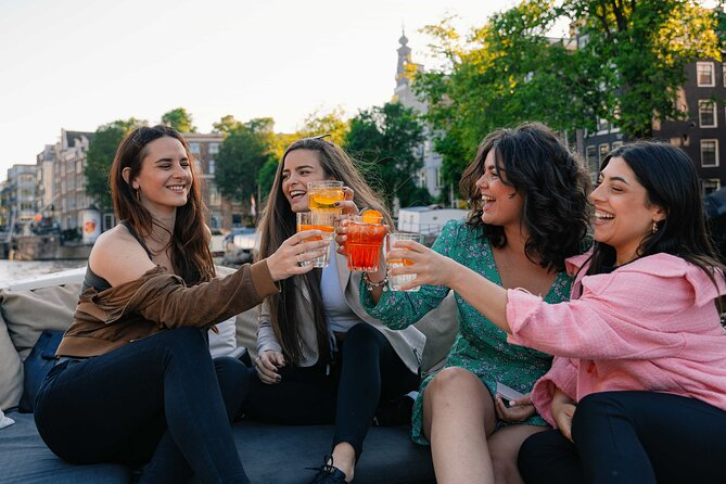 Amsterdam: luxury cruise with onboard bar incl. welcome liquor the highlights of the tour