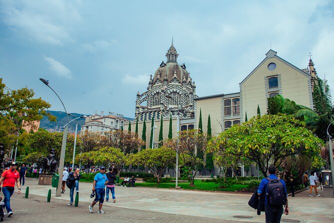 City tour medellin + comuna 13 + graffititour paisa for a day detailed itinerary breakdown