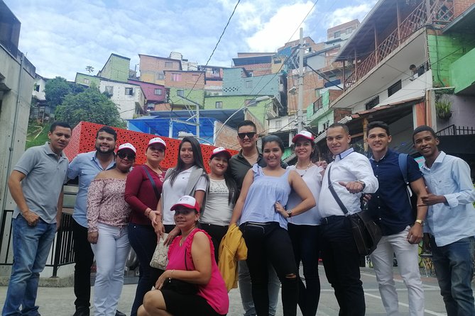 Comuna 13 graffiti tour and enjoy photos y videos with dron the sum up