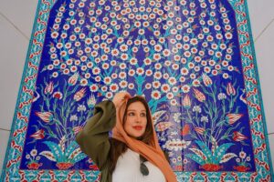 Dubai to abu dhabi: grand mosque, royal palace & etihad towers why this tour works