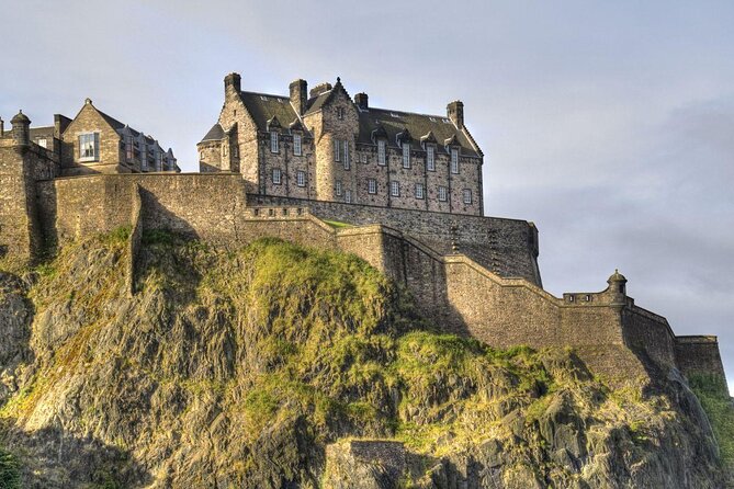 Edinburgh castle guided walking tour in english what to expect on the tour