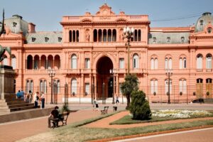 Group city tour of buenos aires (missable) transportation & group size: why they matter