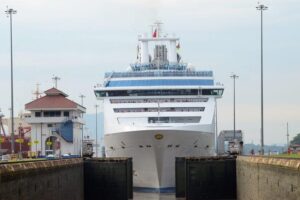 Half day of panama city and canal tour: shared and private authenticity and traveler insights