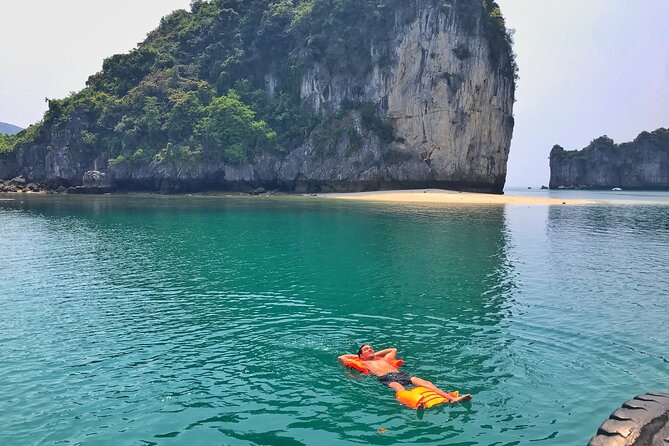 Lan ha ha long bay dau be island 2d/1n from cat ba in less touristy areas. what makes it stand out
