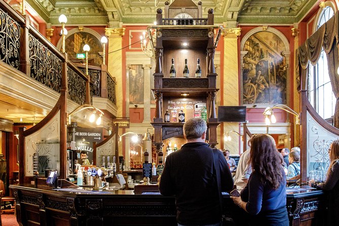 London small group tour of historical pubs what do we think about the experience?