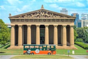 Nashville hop on hop off trolley tour who will love this tour?