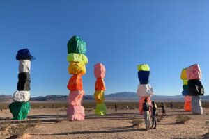 Small group grand canyon, hoover dam, 7 magic mountains tour what to expect and what not to expect