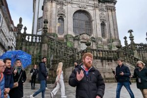The unvanquished tour in porto city center guides and atmosphere: why they matter