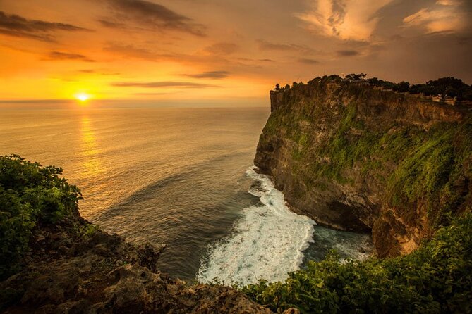 Uluwatu sunset, kecak dance, and dinner jimbaran beach practical details: logistics and how it fits