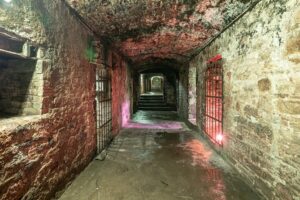 Underground vaults walking tour in edinburgh old town the itinerary: exploring edinburgh’s underworld