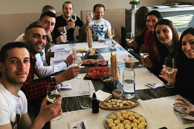 Abellonio Cascina Piccaluga - visit to the vineyards, to the wine tasting cellar - The Wines and Food Pairings