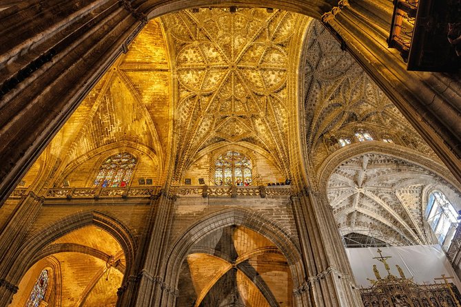Alcazar and Cathedral & Giralda of Seville. Skip The Line! Includes access tickets - The Sum Up: Who Is This Tour Best For?