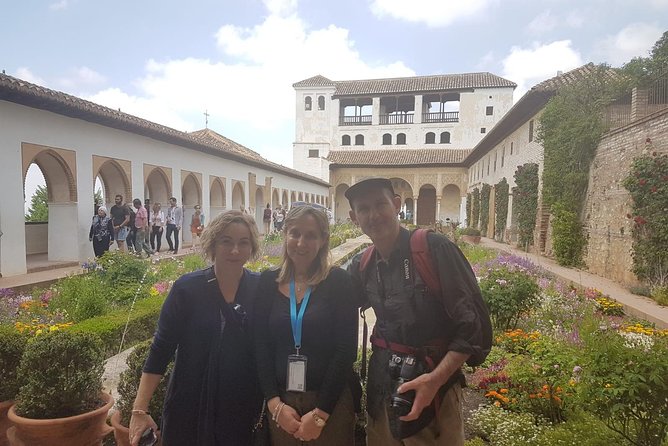 Alhambra Highlights Private Tour with Nazaries Palaces - The Reviews: A Range of Perspectives