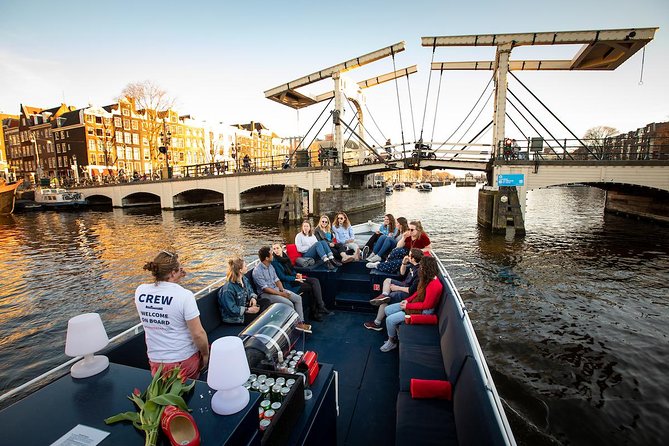 Amsterdam Canal Cruise With Live Guide and Unlimited Drinks - The Value and Overall Experience