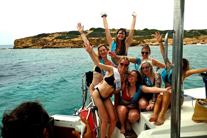 Athens Riviera Catamaran tour with fresh Meal Drinks and Swimming - The Food: A Highlight for Many Guests