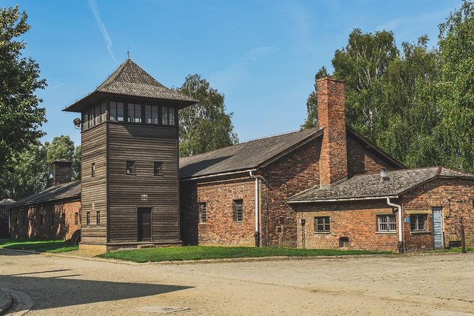Auschwitz & Birkenau Live Guide Tour Entrance Ticket - Practical Tips for Your Visit