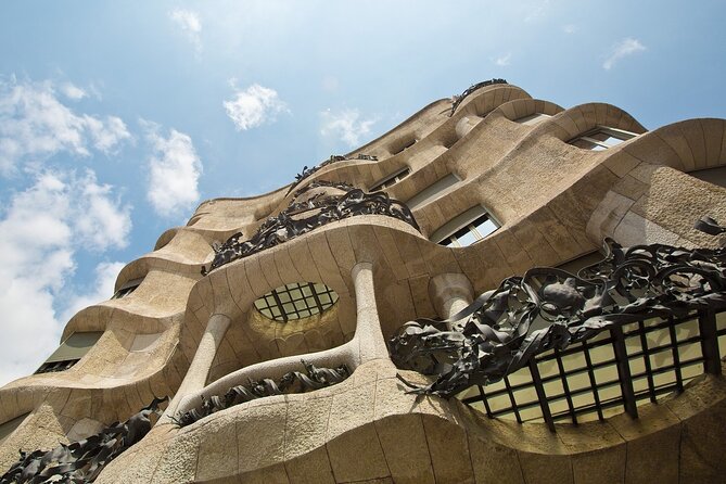 Barcelona Highlights Small Group Tour with Hotel Pick Up - FAQs
