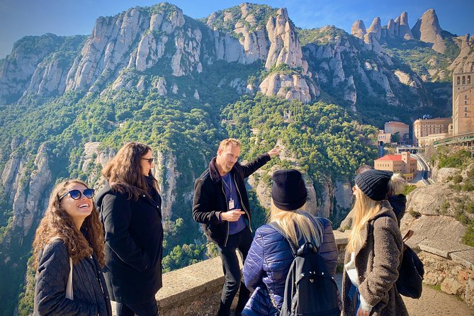 Barcelona to Montserrat: Guided Tour & Return Bus Transfers - Authentic Experiences from Travelers