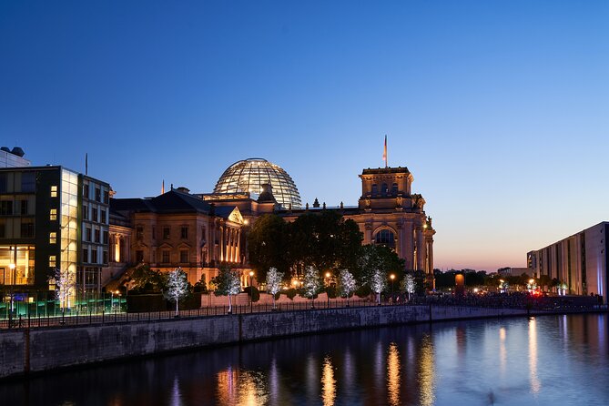 Berlin 4-Course Sunset Dinner Cruise Including Drinks - Who Should Consider This Experience?
