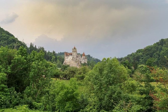 Bran Castle and Rasnov Fortress Tour from Brasov with Optional Peles Castle Visit - Guide and Commentary: The Heart of the Experience