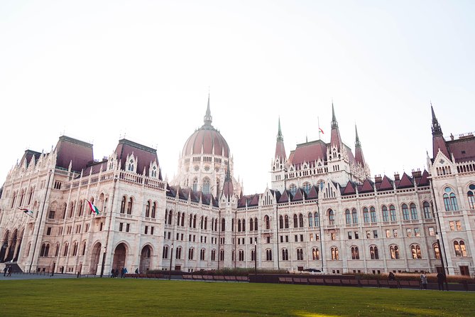 Budapest Historical Sightseeing - Free Walking Tour - The Authentic Experience: Guides and Atmosphere