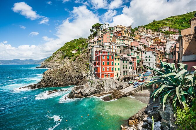 Cinque Terre Tour Small Group Tour from Lucca - The Sum Up