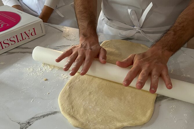 Croissants and pains au chocolat with a pastry chef in Paris - The Experience Environment
