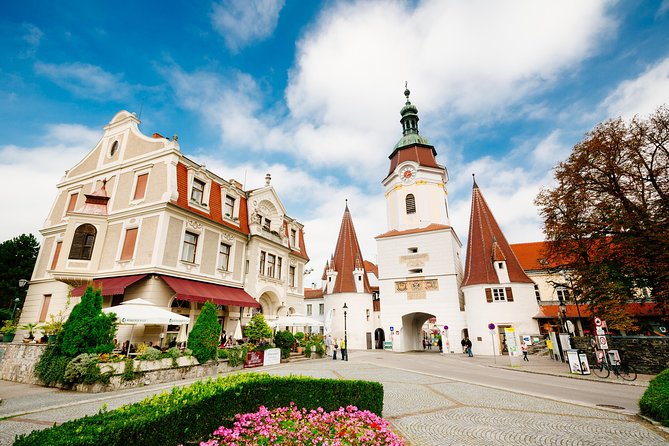Danube Valley Day Trip from Vienna - Seasonality and What’s Included
