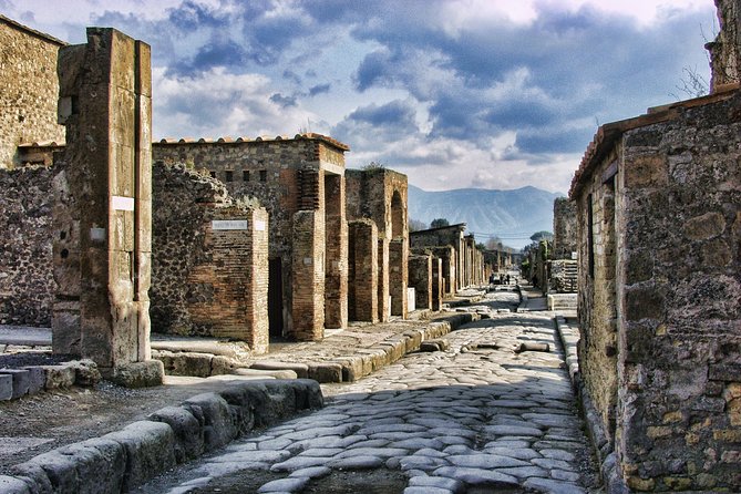 Discovering Pompeii and Herculaneum - VIP Tour with Lunch - FAQ