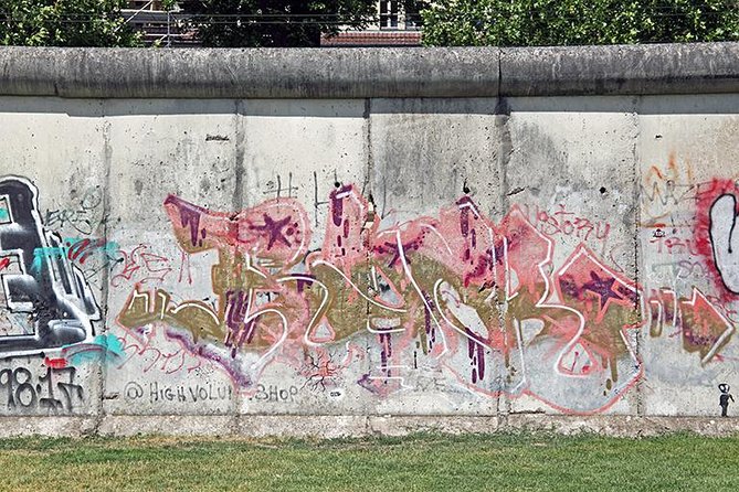 East Berlin and the Berlin Wall 2-Hour Walking Tour - The Itinerary in Detail