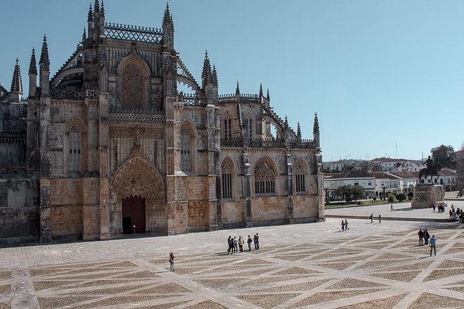 Faith and Heritage: Fátima, Batalha, Nazaré, Óbidos from Lisbon - Transport and Group Size: Why It Matters